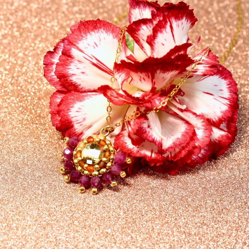 Colliers et Pendentifs Uniques et brodés | Artisanat Français - Colette ...