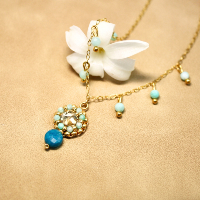 Colliers et Pendentifs Uniques et brodés | Artisanat Français - Colette ...